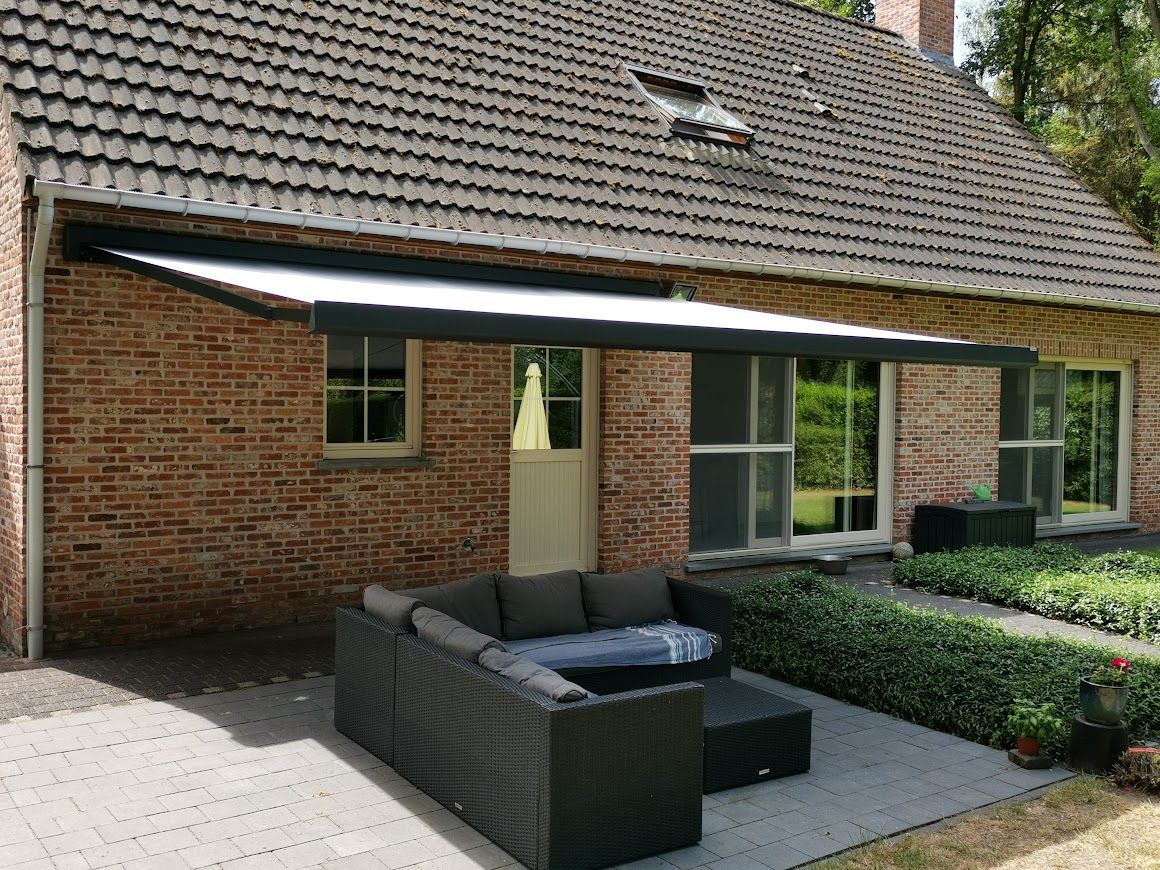 Zonwering: zonneschermen, screens en raamdeco. — Mattheeusen